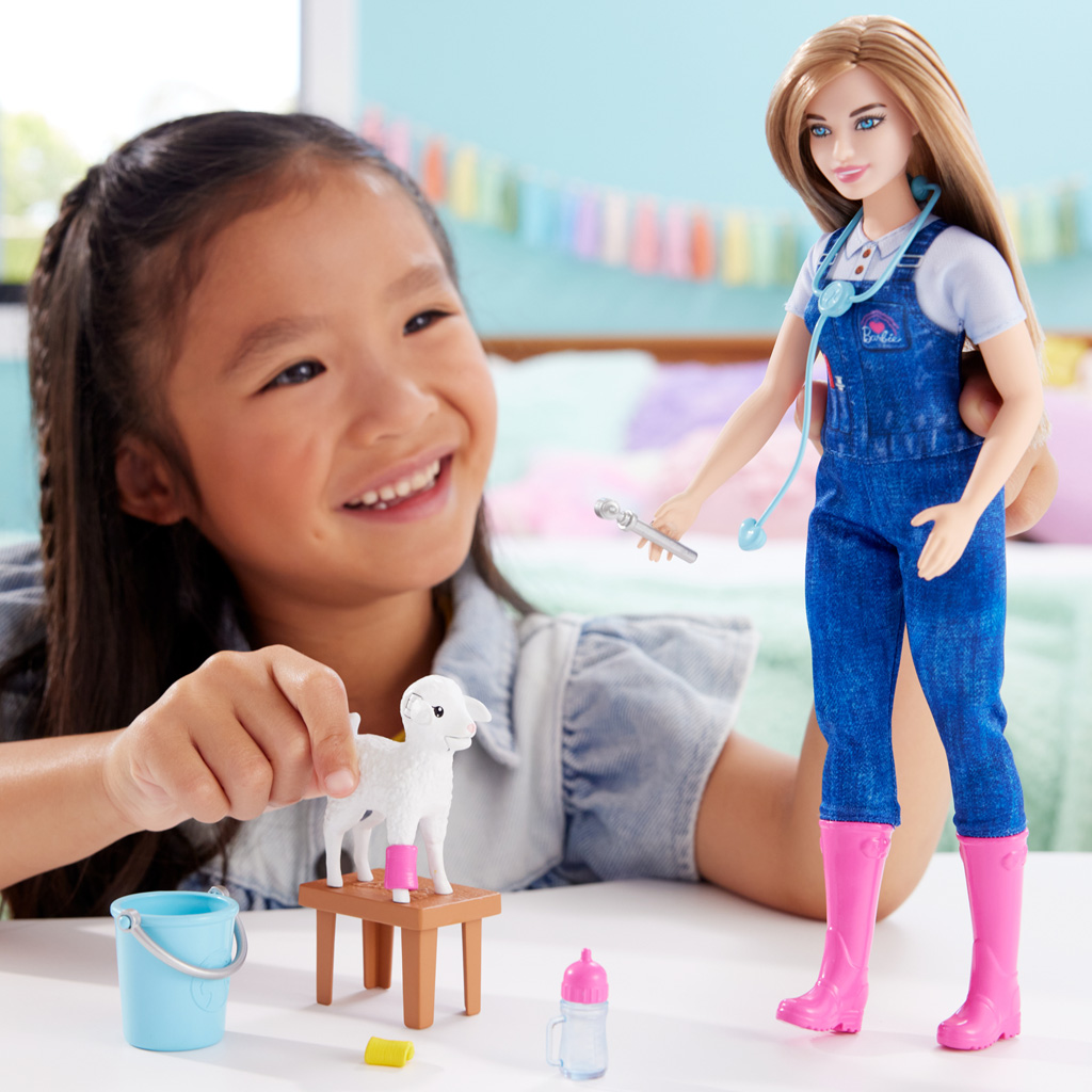 Barbie 65. évfordulós karrier játékszett - Állatorvos baba ...
